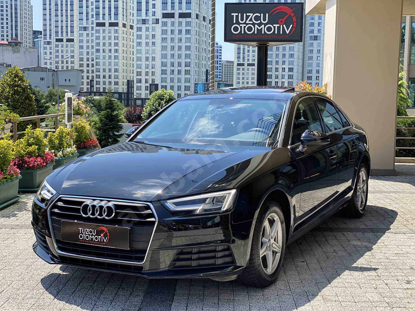 Galeriden Audi A4 Sedan 1.4 TFSI 2018 Model İstanbul 34.182 km Siyah ...