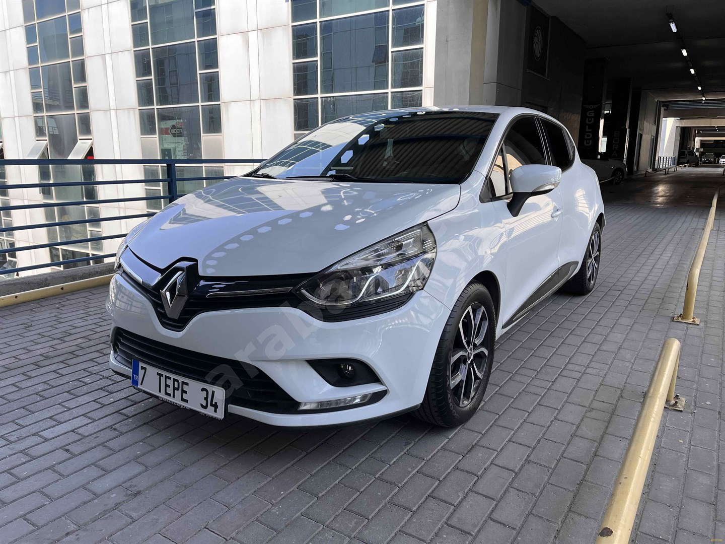 Galeriden Renault Clio 1.5 dCi Touch 2017 Model İstanbul 175.000 km ...