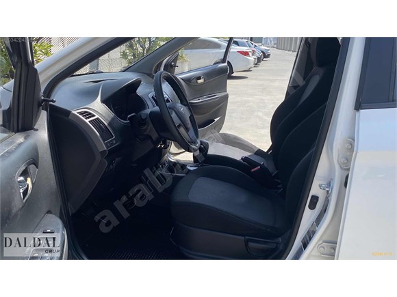 Galeriden Hyundai i20 1.4 CVVT Jump 2012 Model İstanbul 110.000 km ...