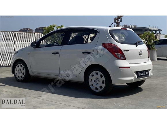 Galeriden Hyundai i20 1.4 CVVT Jump 2012 Model İstanbul 110.000 km ...