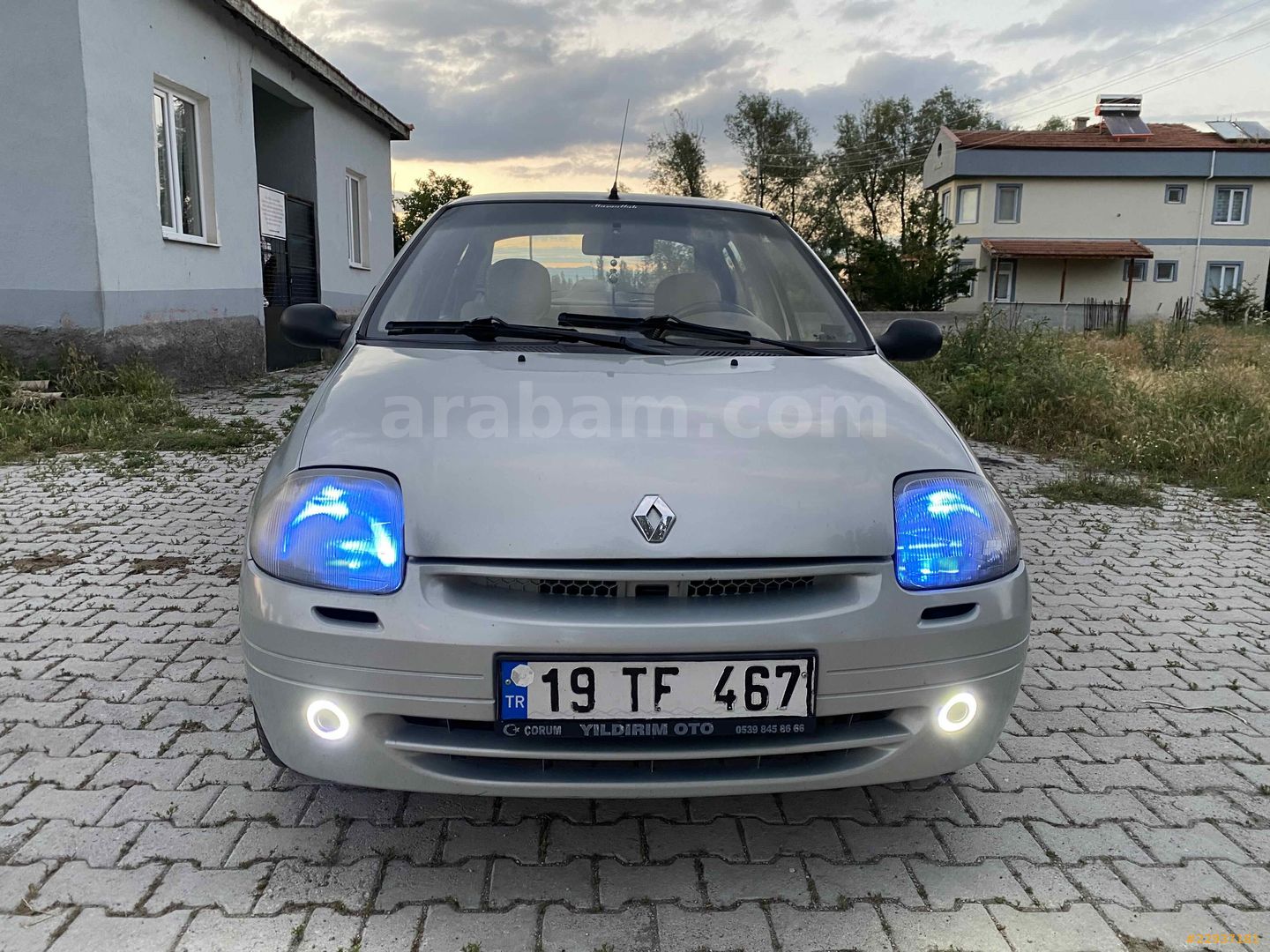 Sahibinden Renault Clio 1.4 RNA 2000 Model Çorum 220.000 km Gri (Gümüş ...